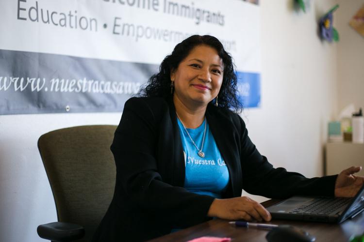 Isabel Espinosa aprendió inglés en Nuestra Casa, ahora trabaja allí ...