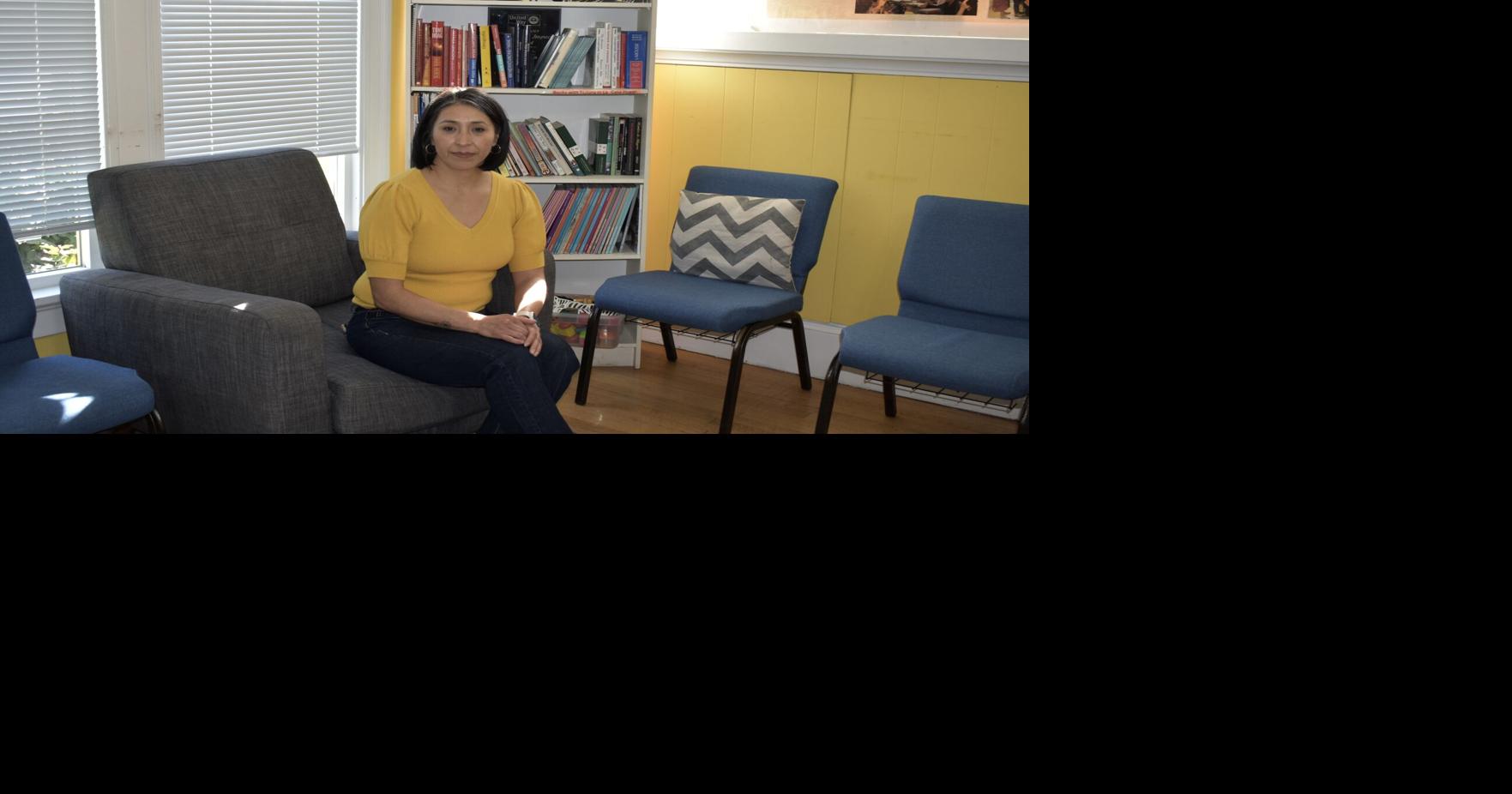 Angélica Reyes coordina programas para adultos en La Casa Hogar ...