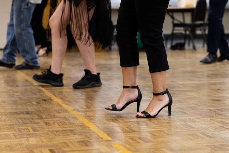 Salsa con sabor es lo que se baila en el centro comunitario Washington ...