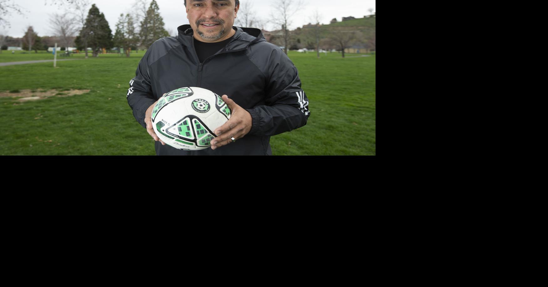 Héctor Vega, un ícono del futbol en el valle | Noticias | elsoldeyakima.com