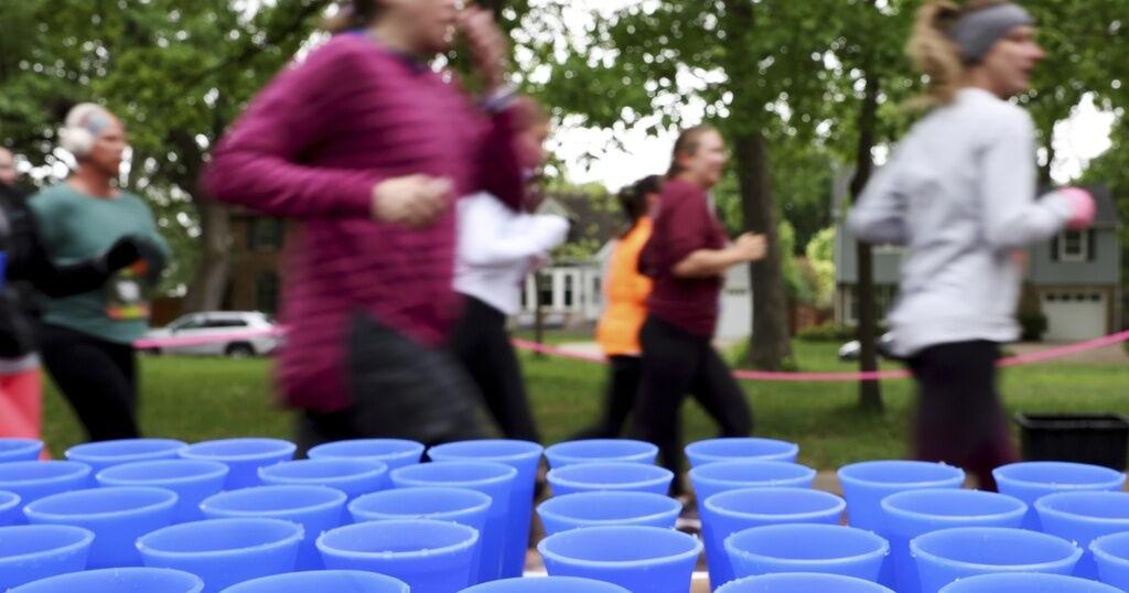 Inventa vasos reutilizables para maratones en EE.UU. | Deportes ...