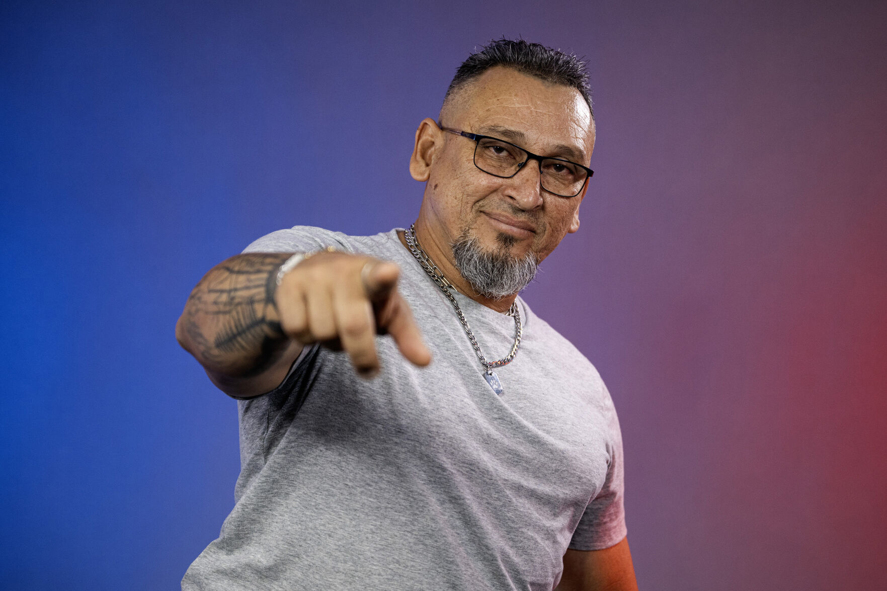 El Wizard conquista el ring y la narración en la lucha libre | Deportes ...