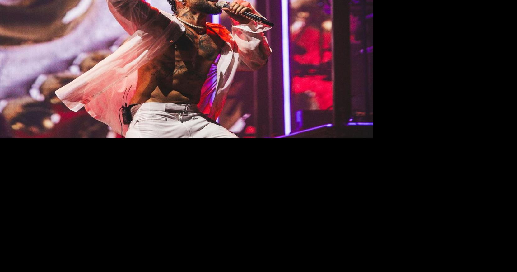 VÍDEO: Le tiran con una muleta en pleno concierto al cantante Maluma ...