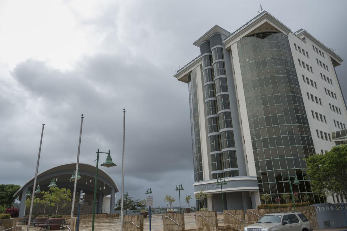 Agentes del IRS acuden a alcaldía de Guaynabo | Ley y orden | elvocero.com