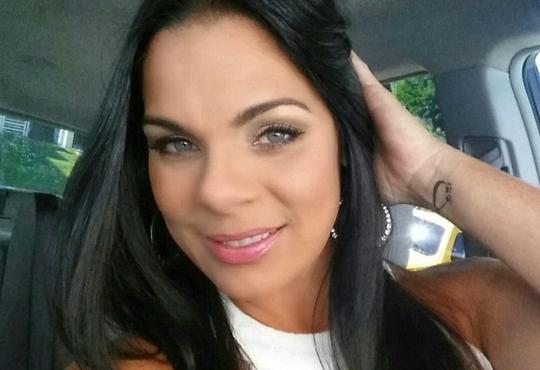 Hijo de Brenda Robles le rompe cristales de vehículo tras discusión ...