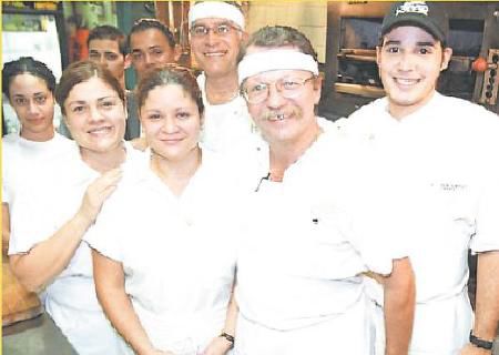 Celebran los 30 años de Augusto's Cuisine | ACTUALIDAD | elvocero.com