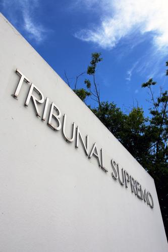 Alta la expectativa sobre decisión del Supremo | Decisión 2024 ...