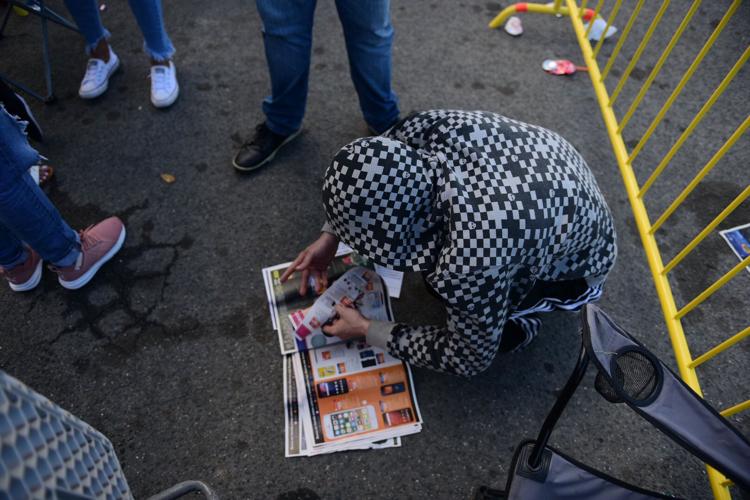 En orden y sin contratiempos las filas del 'Jueves Negro' en Walmart ...