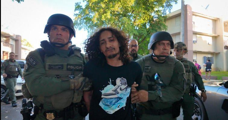 Caen tres fugitivos federales durante operativo en residencial de ...