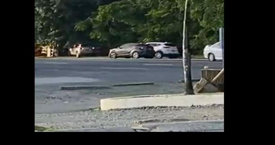 Captan en vídeo el tiroteo que desató una persecución en Toa Baja ...