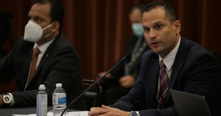 El exdirector ejecutivo de la AEE, Efran Paredes, ahora es director ...