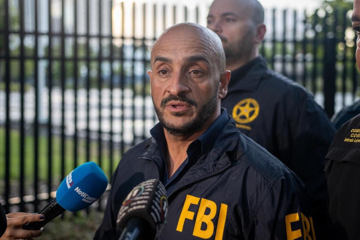 “Misión cumplida”: jefe de FBI detalla arresto de “El Burro” | Ley y ...
