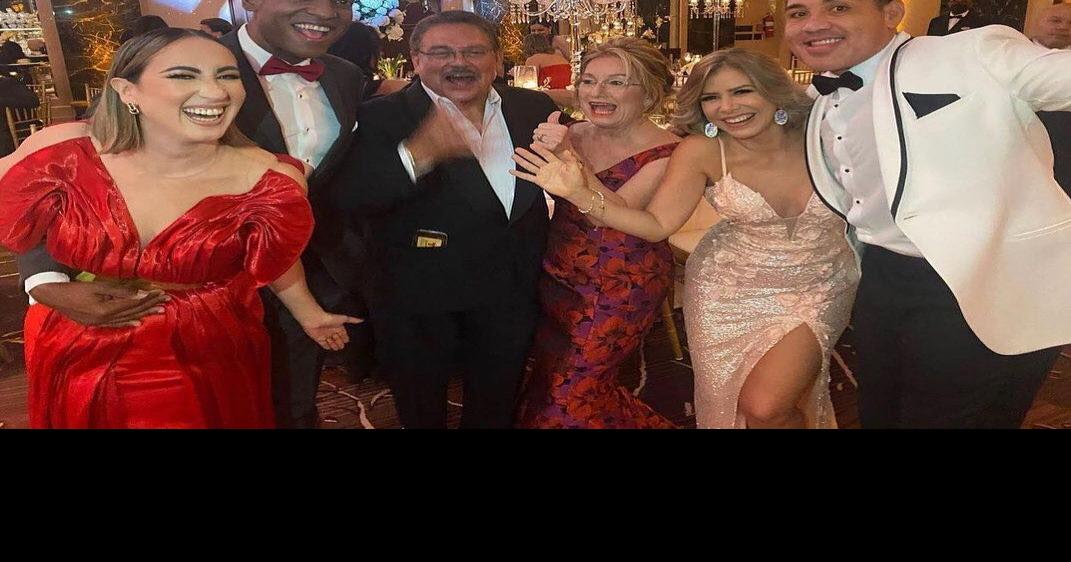 Periodistas de Telemundo celebran llegada de Julio Rivera Saniel | Escenario | elvocero.com