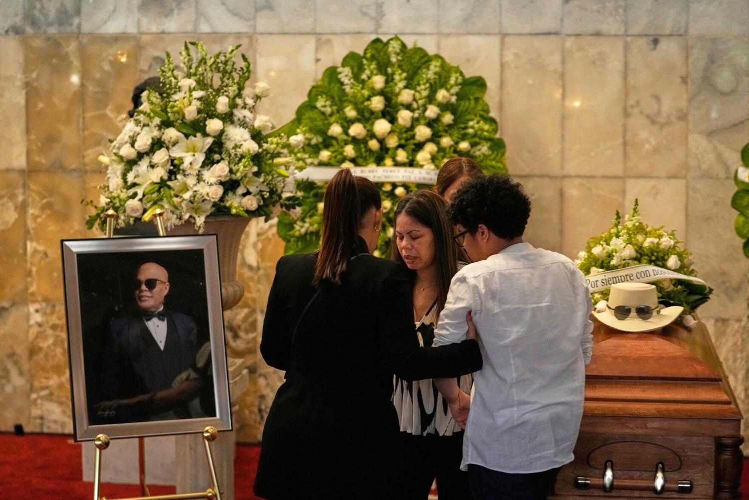 Arrestan dos hombres por fotografiar cadáver de Rubby Pérez | El Mundo ...