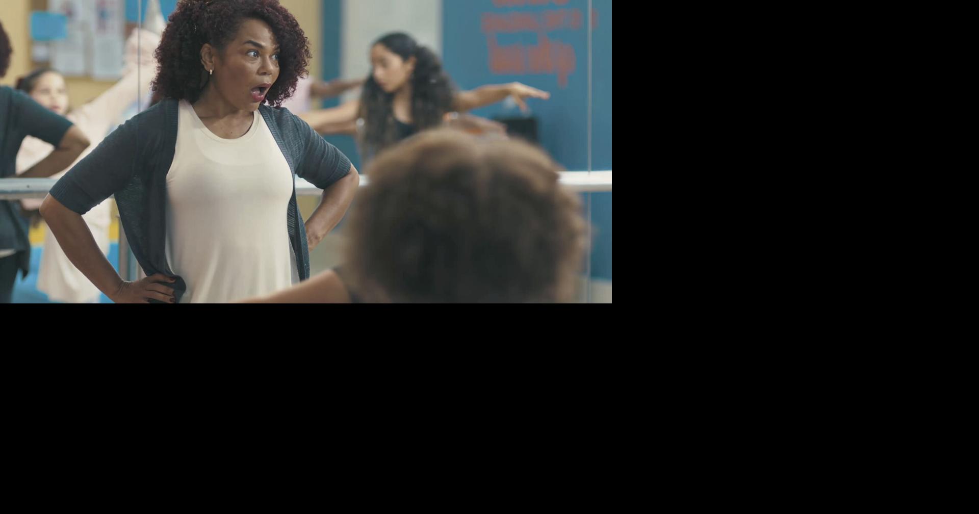 La actriz Cheddy García regresa al salón de clases en su primera ...