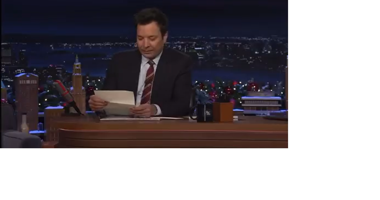 VIDEO: Miguel Romero le regala botella de coquito a Jimmy Fallon ...