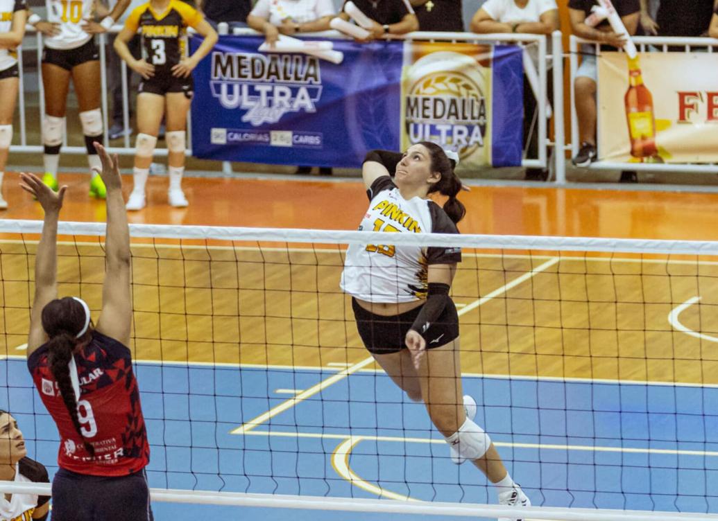 La atacante Ivania Ortiz firma con la Pro Volleyball Federation ...