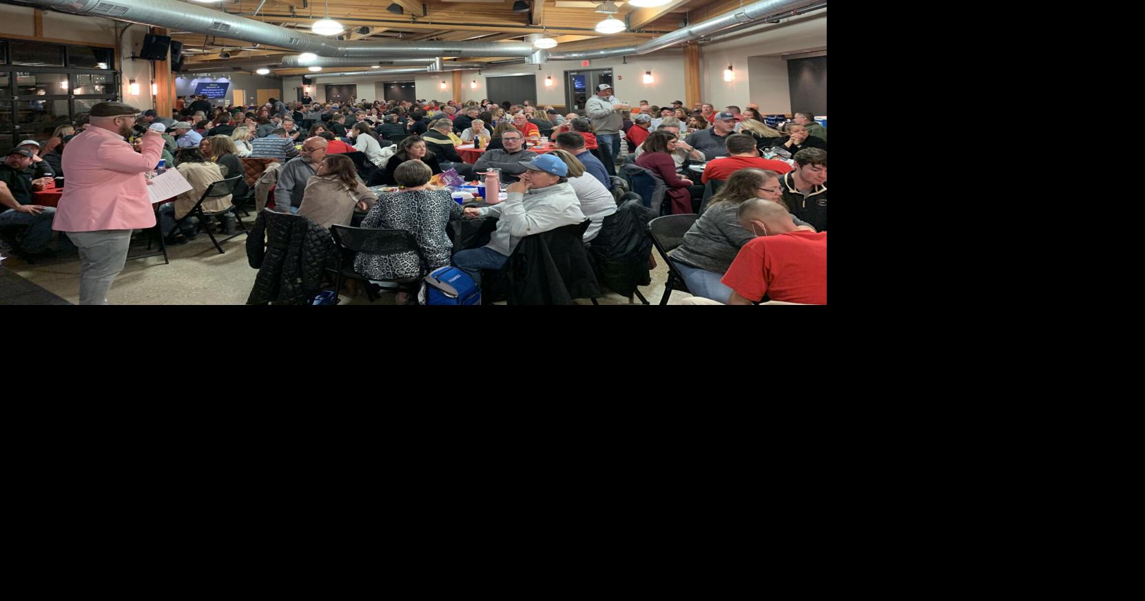 Trivia smarts help EHS juniors fundraise for prom night | Education ...