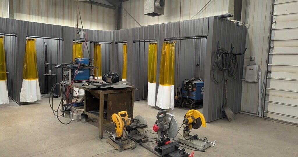 Students Construct New Welding Booths | Cln | emporiagazette.com