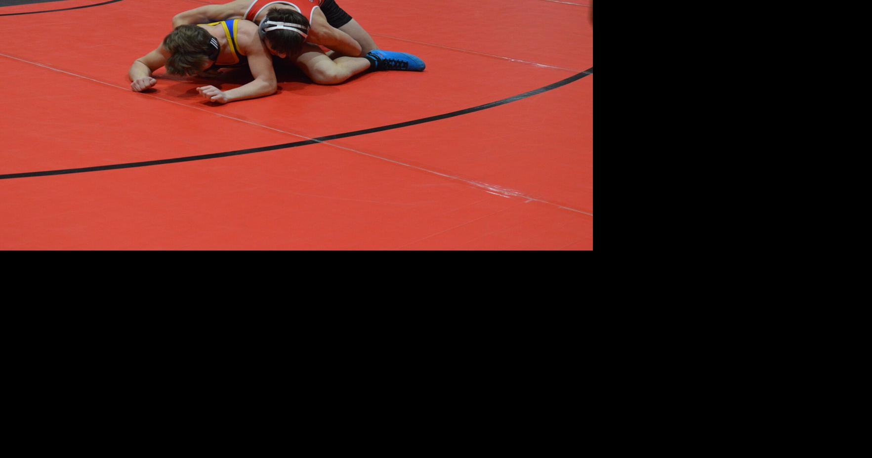 Emporia wrestling teams wrestle at Spring Hill | Gaz | emporiagazette.com