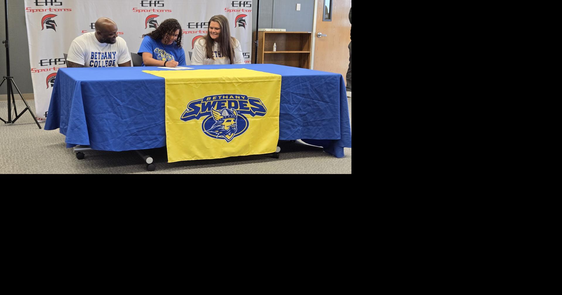 Zadya Pearson signs | | emporiagazette.com