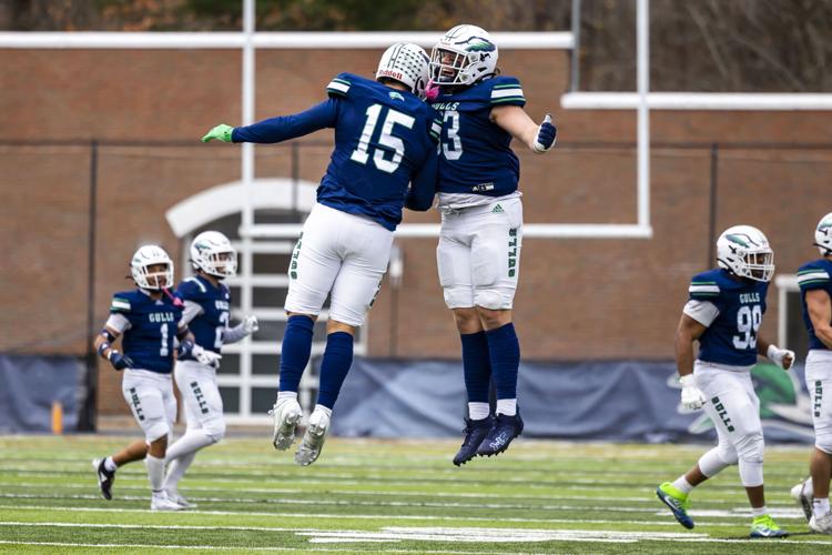 Endicott Football Steamrolls Nichols, 50-10 | Sports | endicottobserver.com