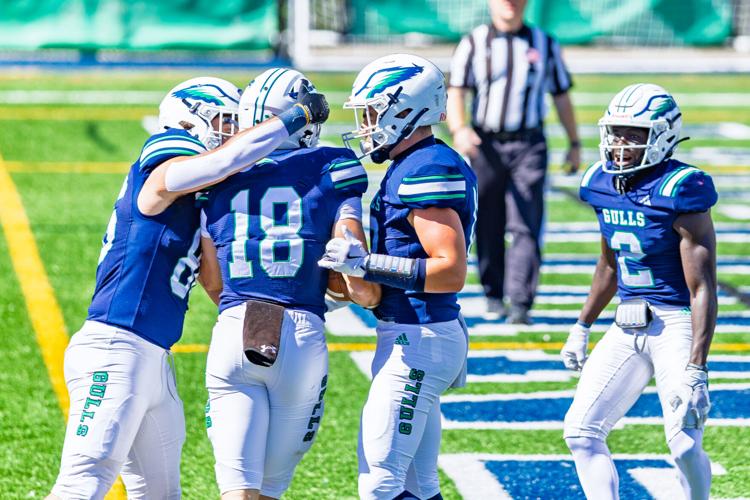 Endicott Football Dominates SUNY Maritime | Sports | endicottobserver.com