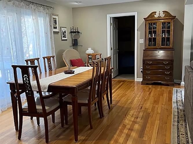 Home tour of the week: A $574,900 garrison colonial style home in Essex ...