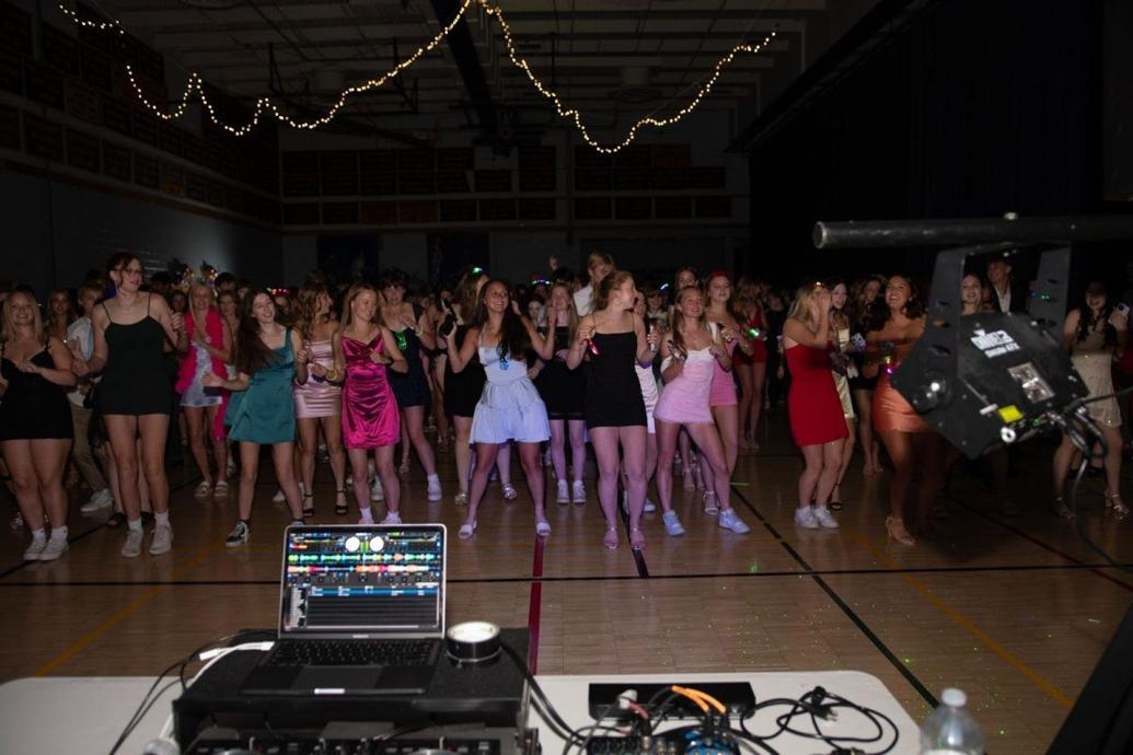 First homecoming dance at Essex High since 2022 | Schools ...