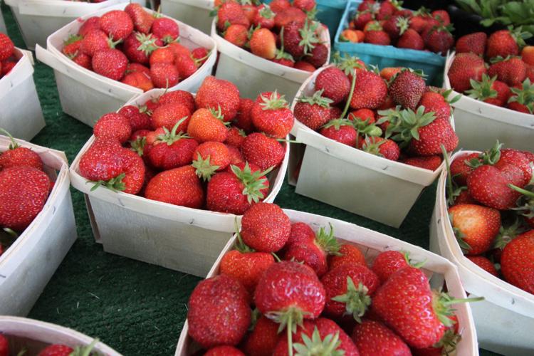 Paul Mazza’s Farm Stand celebrates 40 years, starts sales | Business ...
