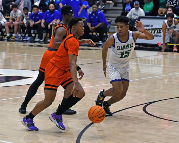 Hayfield Boy’s Basketball inching closer to second straight state title ...