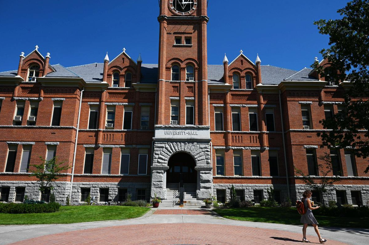 Students walk around University of Montana’s campus at the start of the ...