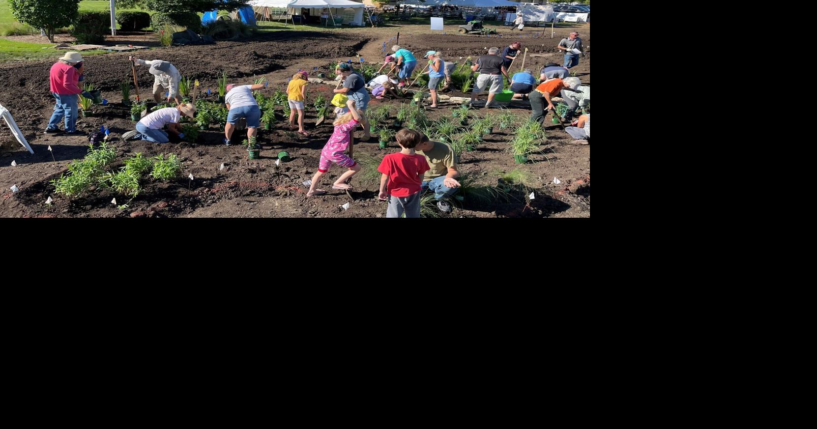 Volunteers converge to plant Kane CFB pollinator garden | Environmental | farmweeknow.com