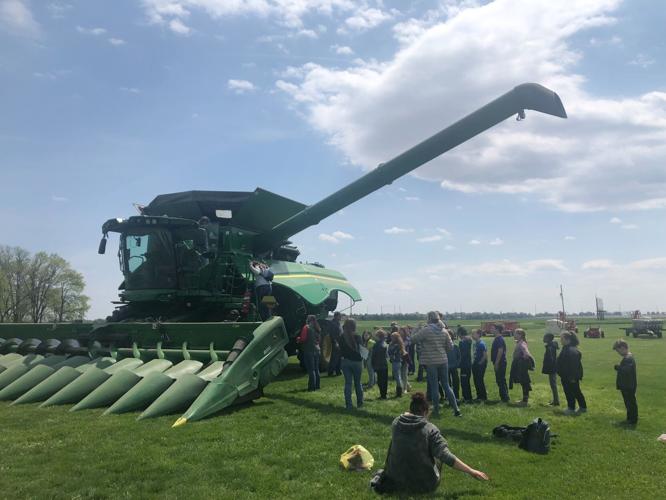 Photos: Fourth-grade farm tours at Hadden Farm | | farmweeknow.com