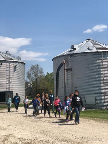 Photos: Fourth-grade farm tours at Hadden Farm | | farmweeknow.com