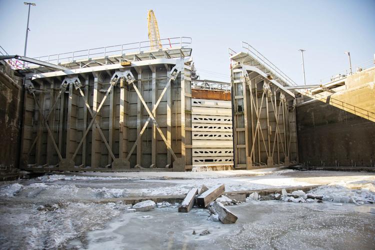 Lock and Dam 15 tour | | farmweeknow.com