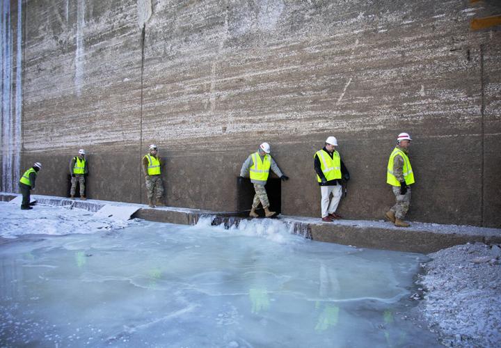 Lock and Dam 15 tour | | farmweeknow.com