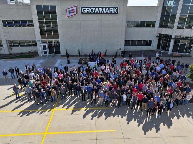 Hundreds attend GROWMARK's ribbon-cutting | General | farmweeknow.com