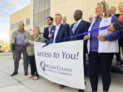 Hundreds attend GROWMARK's ribbon-cutting | General | farmweeknow.com