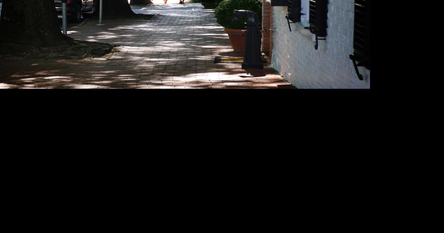 Middleburg sidewalk sale starts today | News | fauquier.com