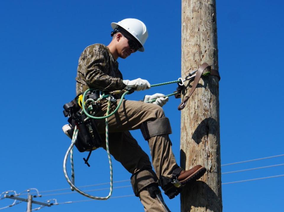 Laurel Ridge launches power line worker program | News | fauquier.com