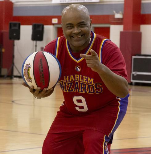 PHOTOS: Comedy basketball team performs at Head Start fundraiser ...