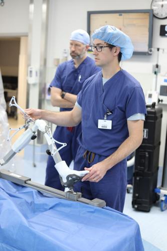 Surgeons can tailor knee replacements at Fauquier Health | Localnews ...