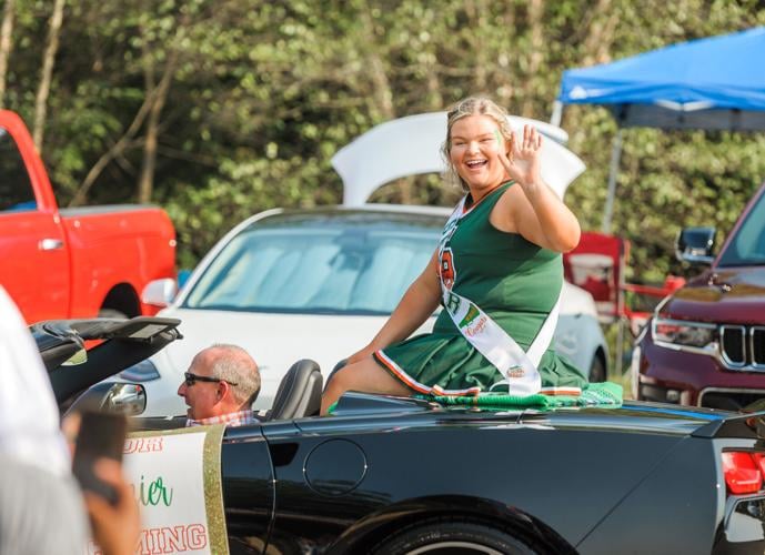 PHOTOS: Kettle Run High School holds pregame homecoming parade ...