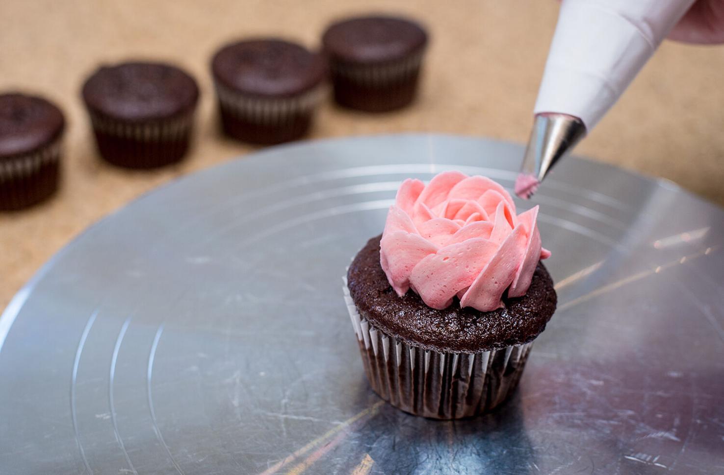 Cake frosting 101: Your guide to common icing types | Confections ...