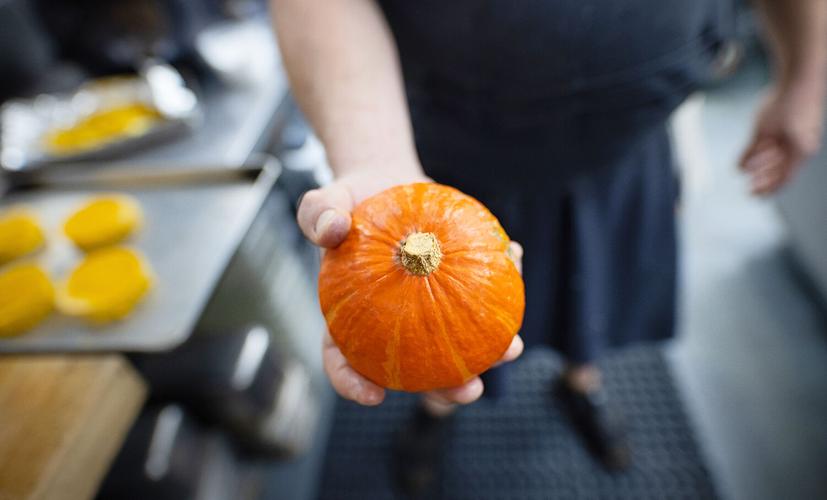 Pumpkin Pakora with Spicy Basil Mayo | Vegetarian | feastandfield.net