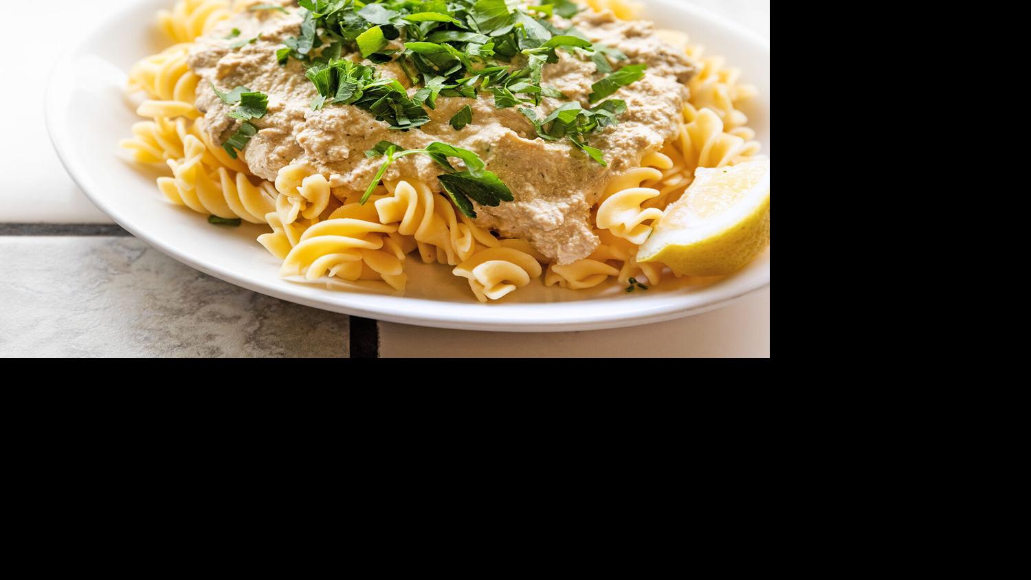 Pasta with Mushroom-Sunflower Cream Sauce | Dinner | feastandfield.net