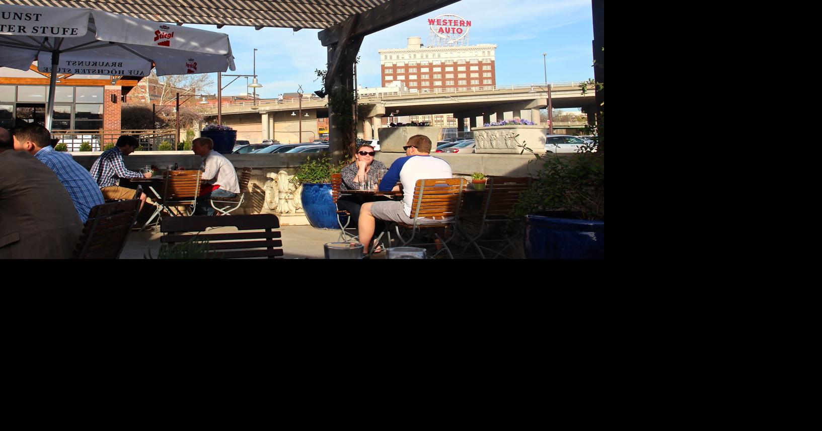 Grunauer Patio
