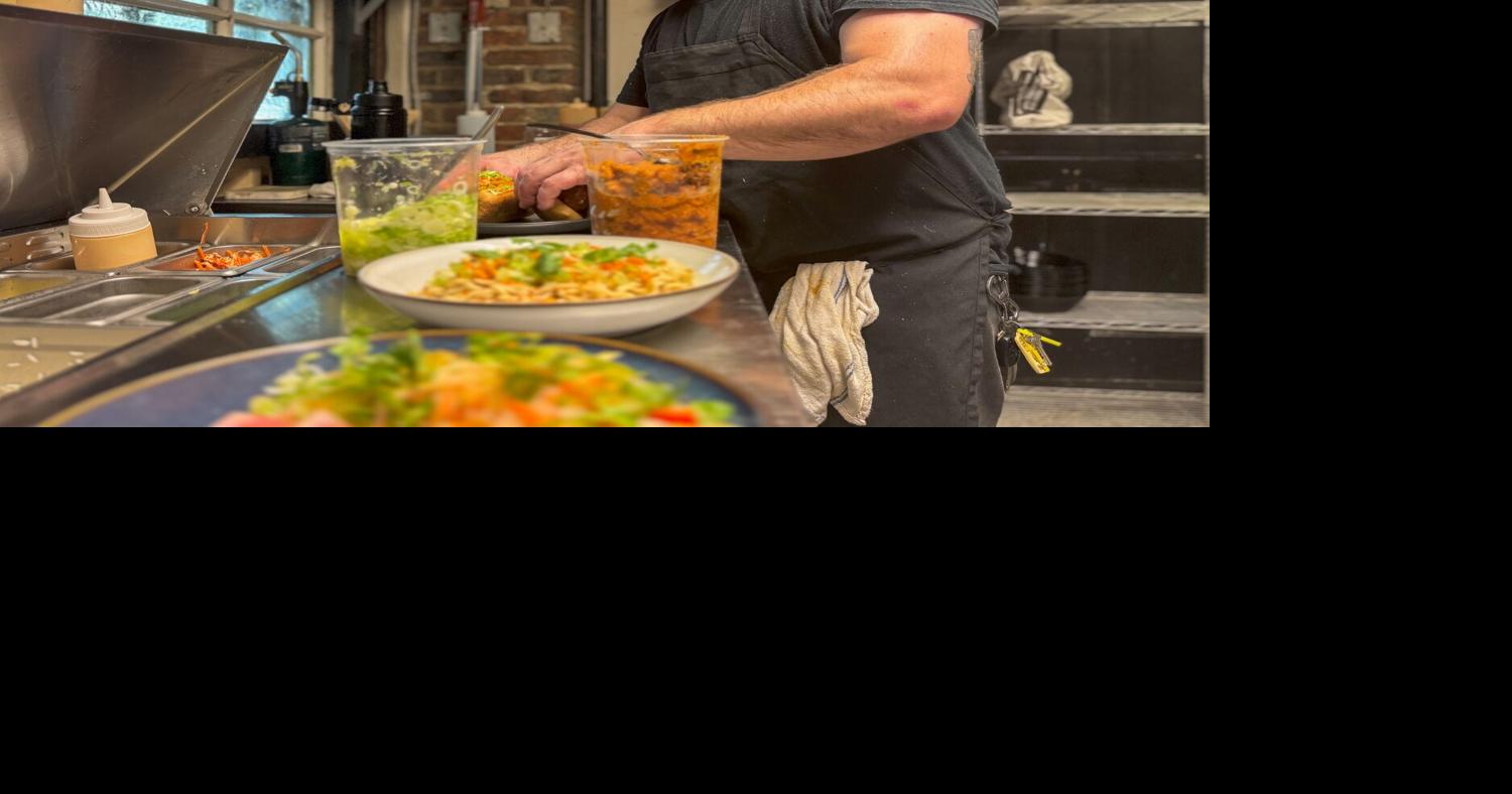 Stew's Food and Liquor - 7