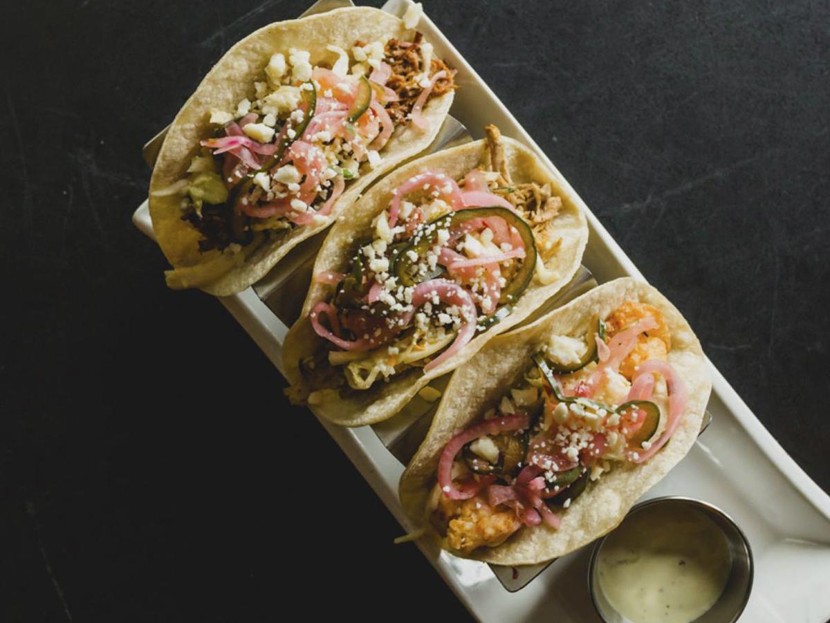 These St. Louis bars and restaurants offer the best happy hour specials